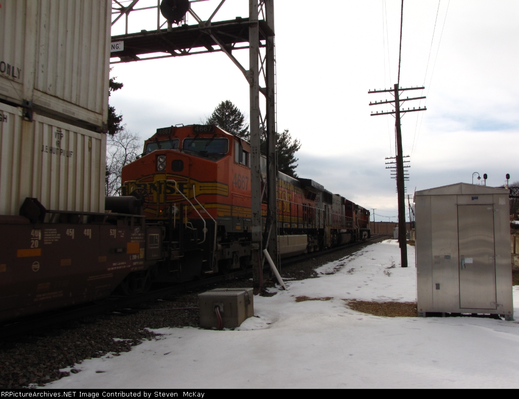 BNSF 4667